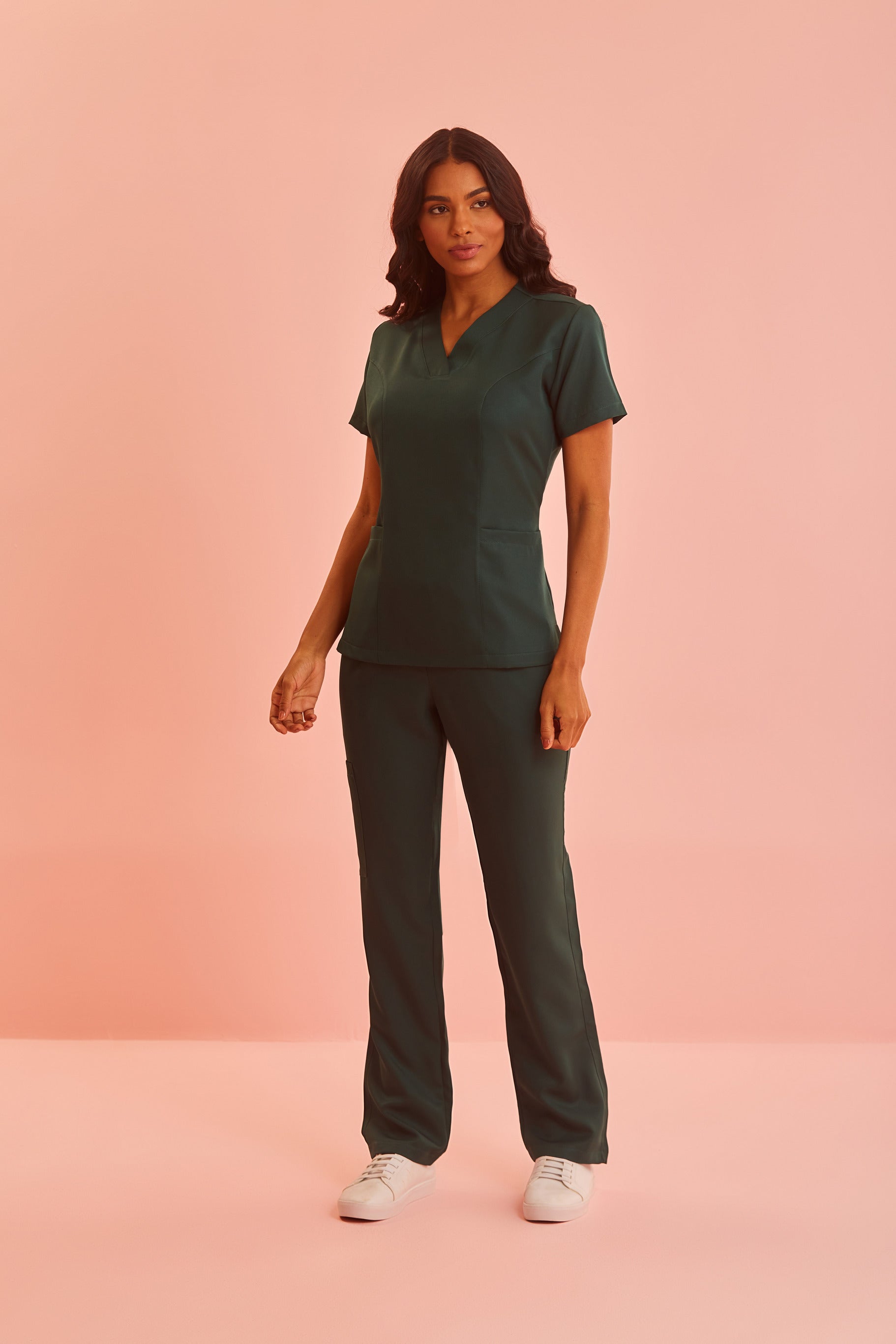 Scrub Feminino Jamile - Verde Escuro – Sarita Scrubs