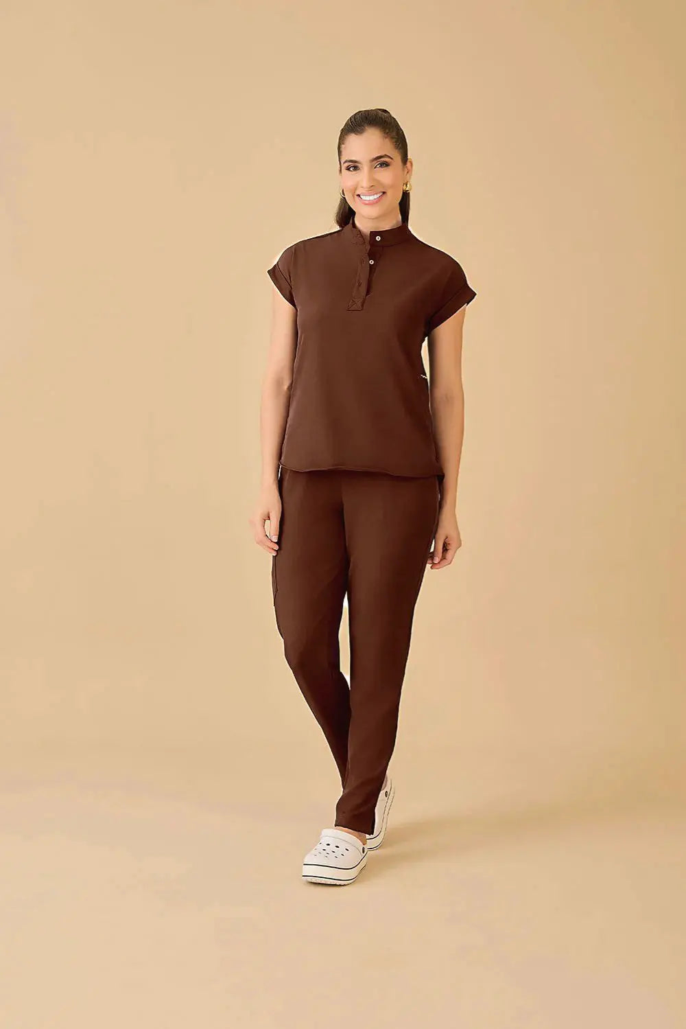 Scrub Feminino Olívia - Cappucino – Sarita Scrubs