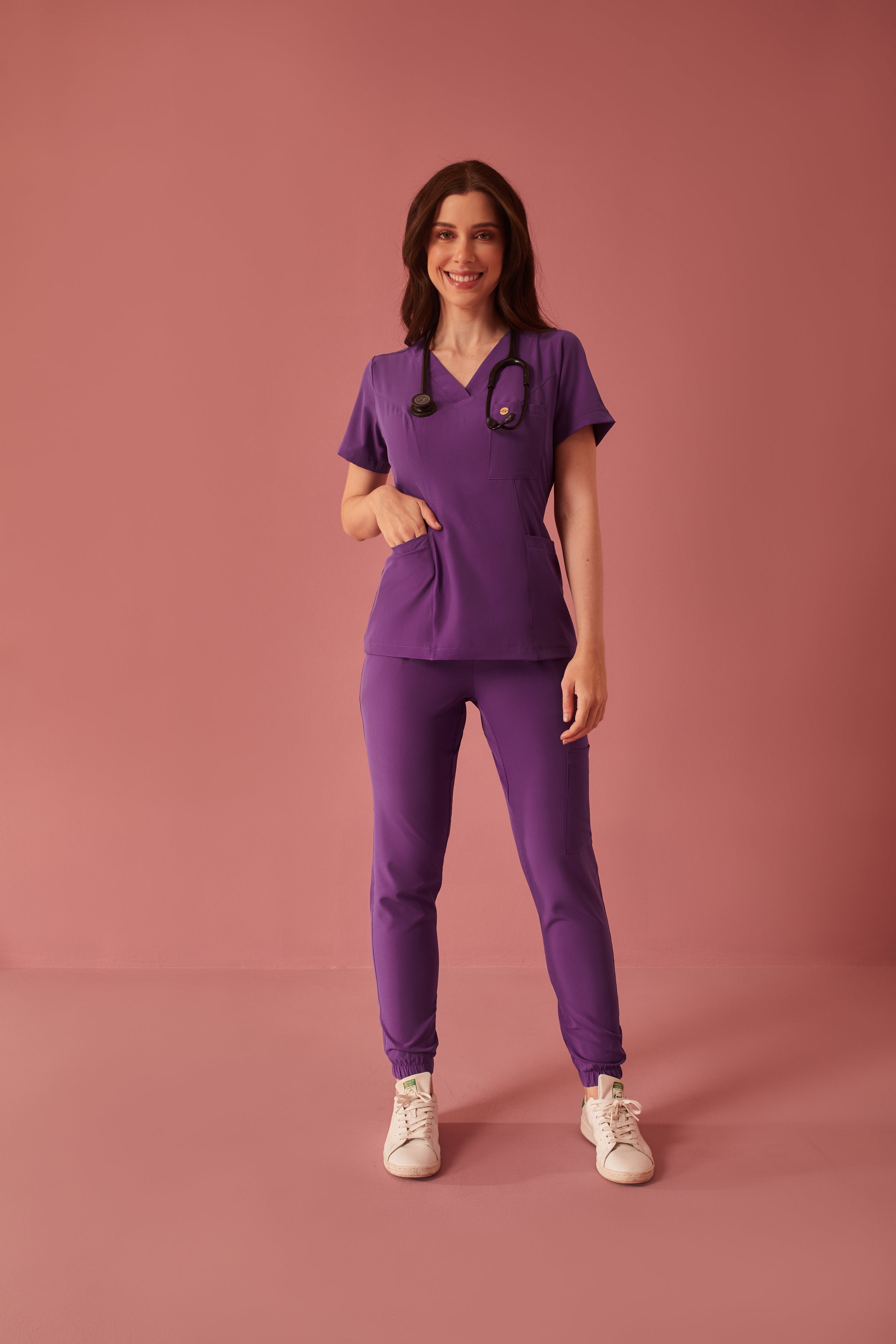 Scrub Feminino Clara - Uva – Sarita Scrubs